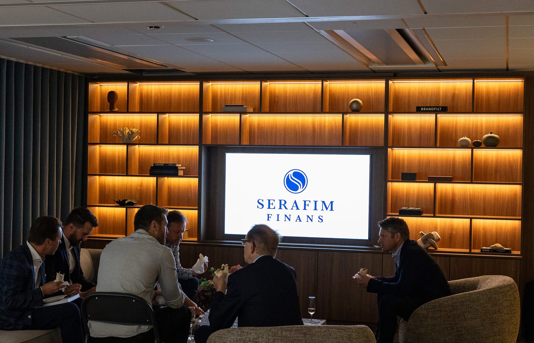 Finansiella experter | Serafim Finans